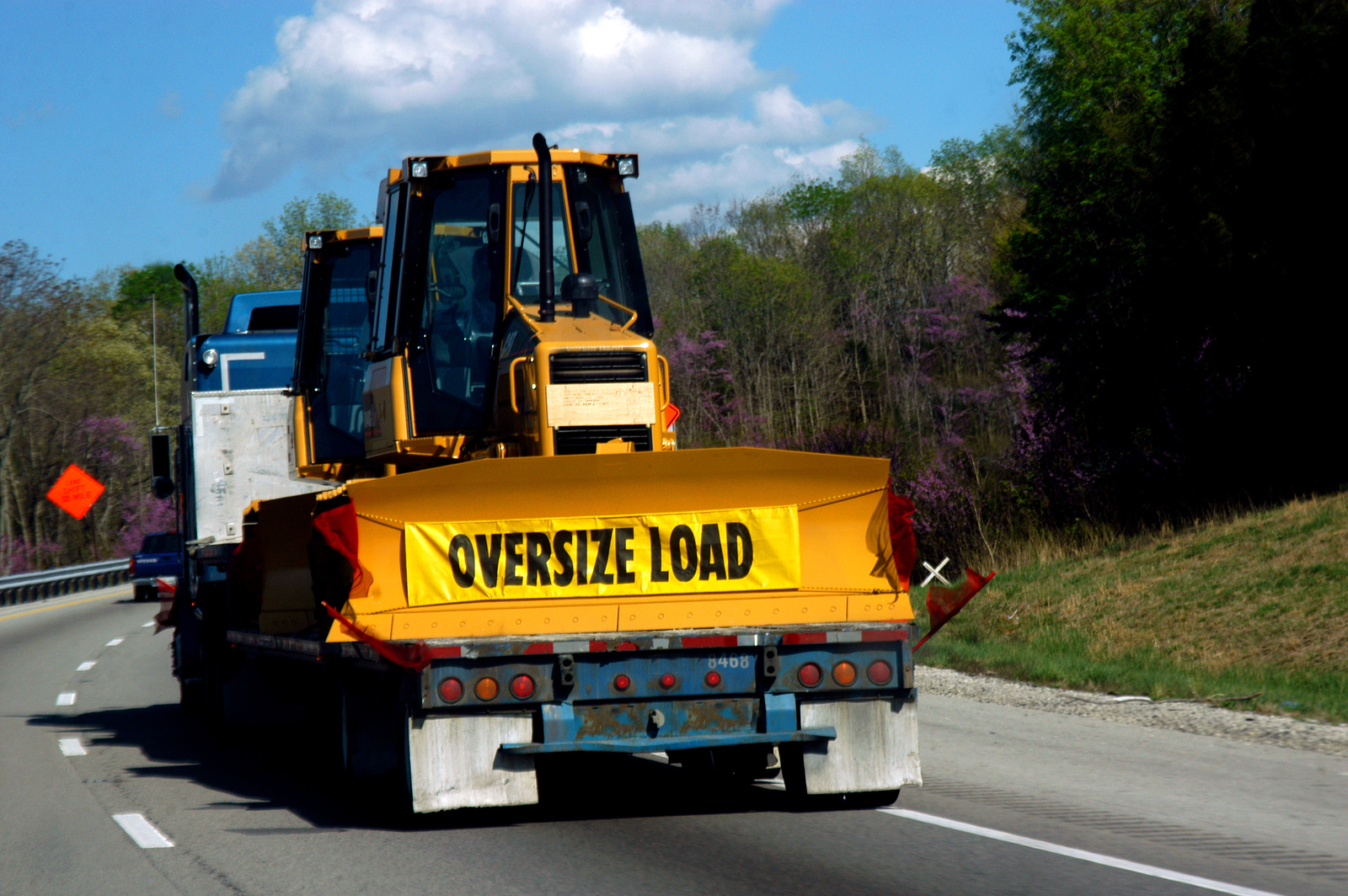 What to Know Before Hiring a Heavy Hauling Company | Accurate Towing